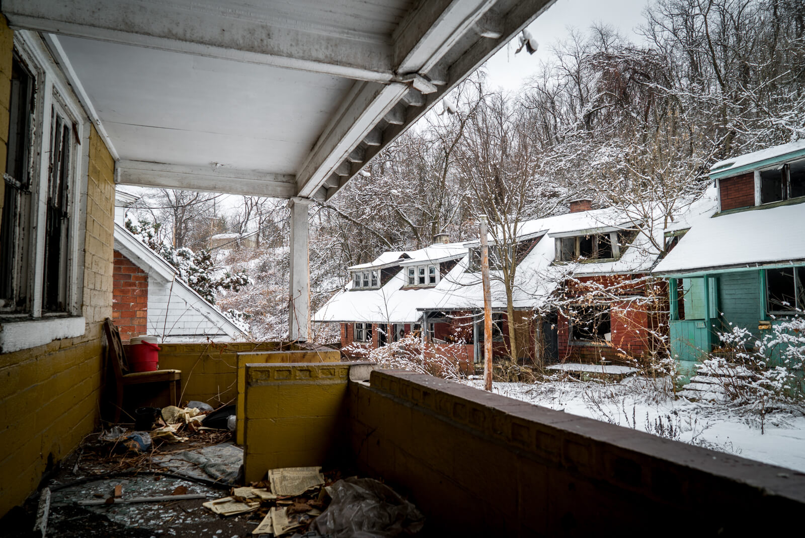 Strange Things Found In Abandoned Houses - Urbex [18 Pics] - Urbexiam