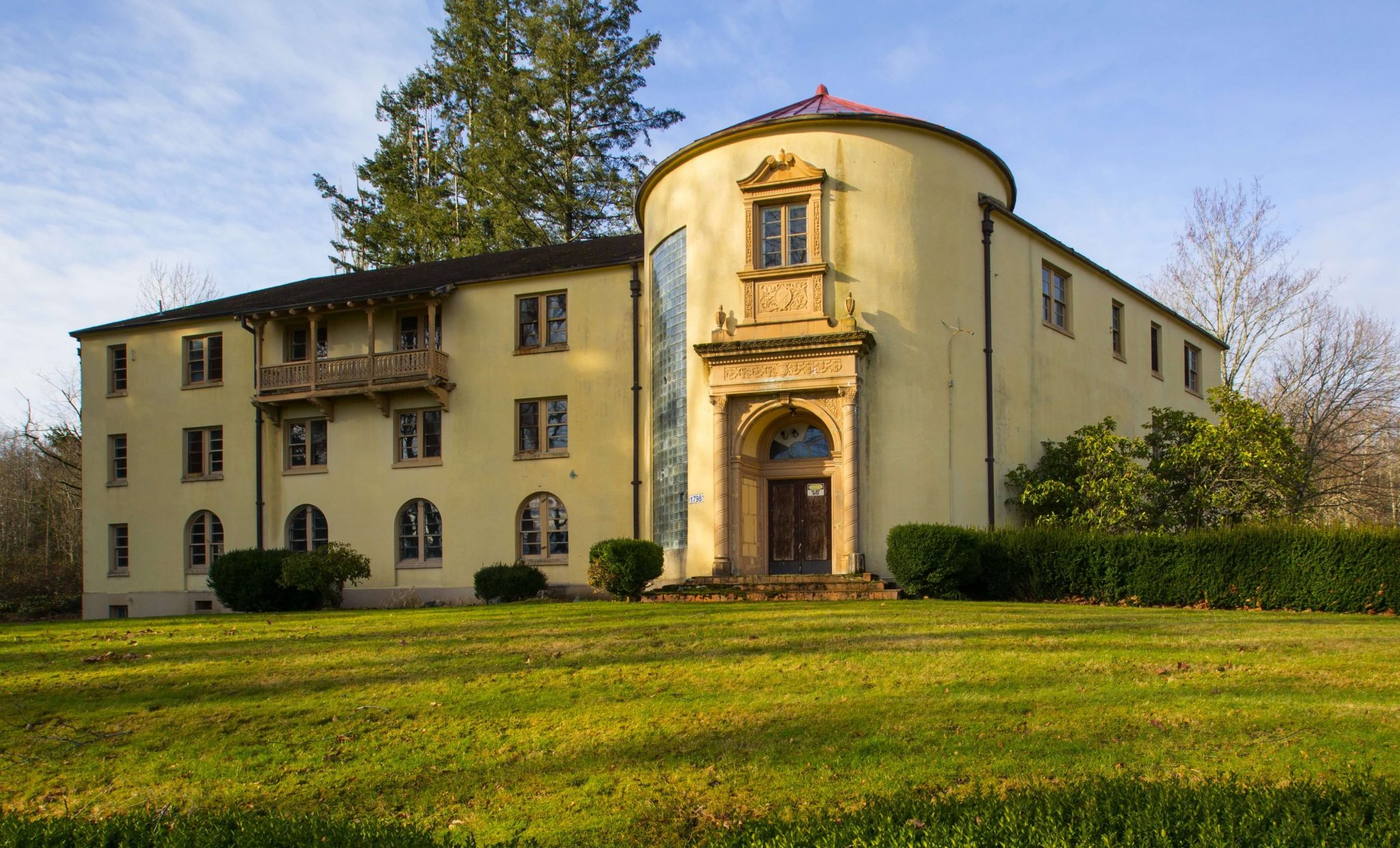 EXPLORE: The Coolest Abandoned Places In Washington You Can Visit